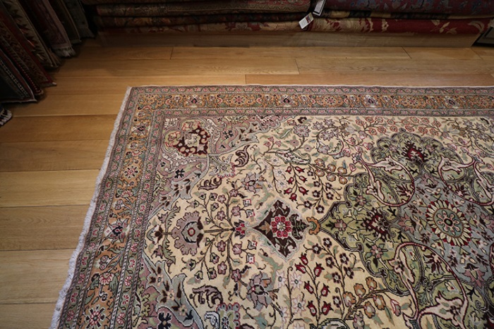 Vintage Turkish Carpet - 3946